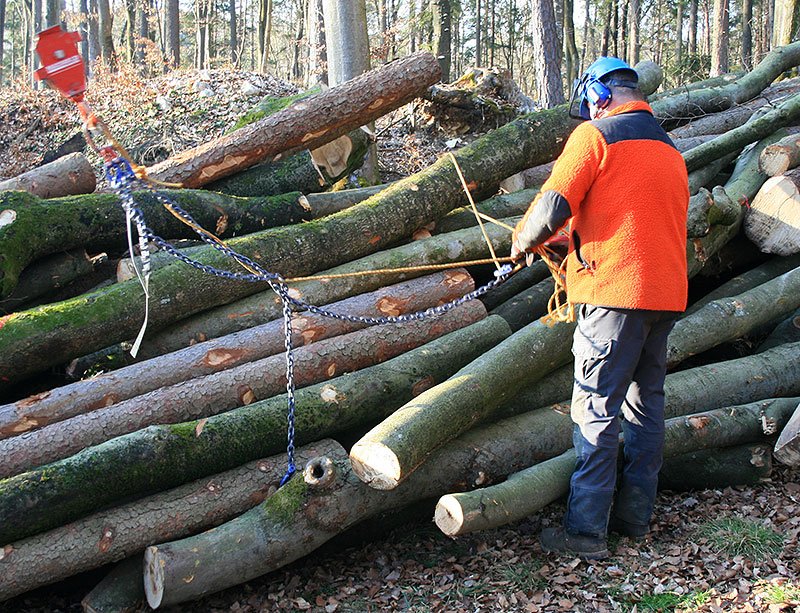 Over and above slopes and wetlands: extracting timber with a small ...